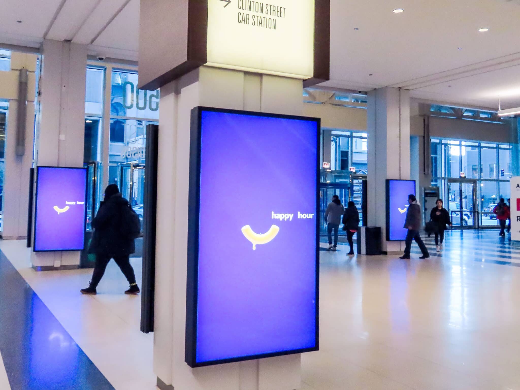 Iconic Chicago Commuter Transit Hub Gets Digital Media Transformation ...